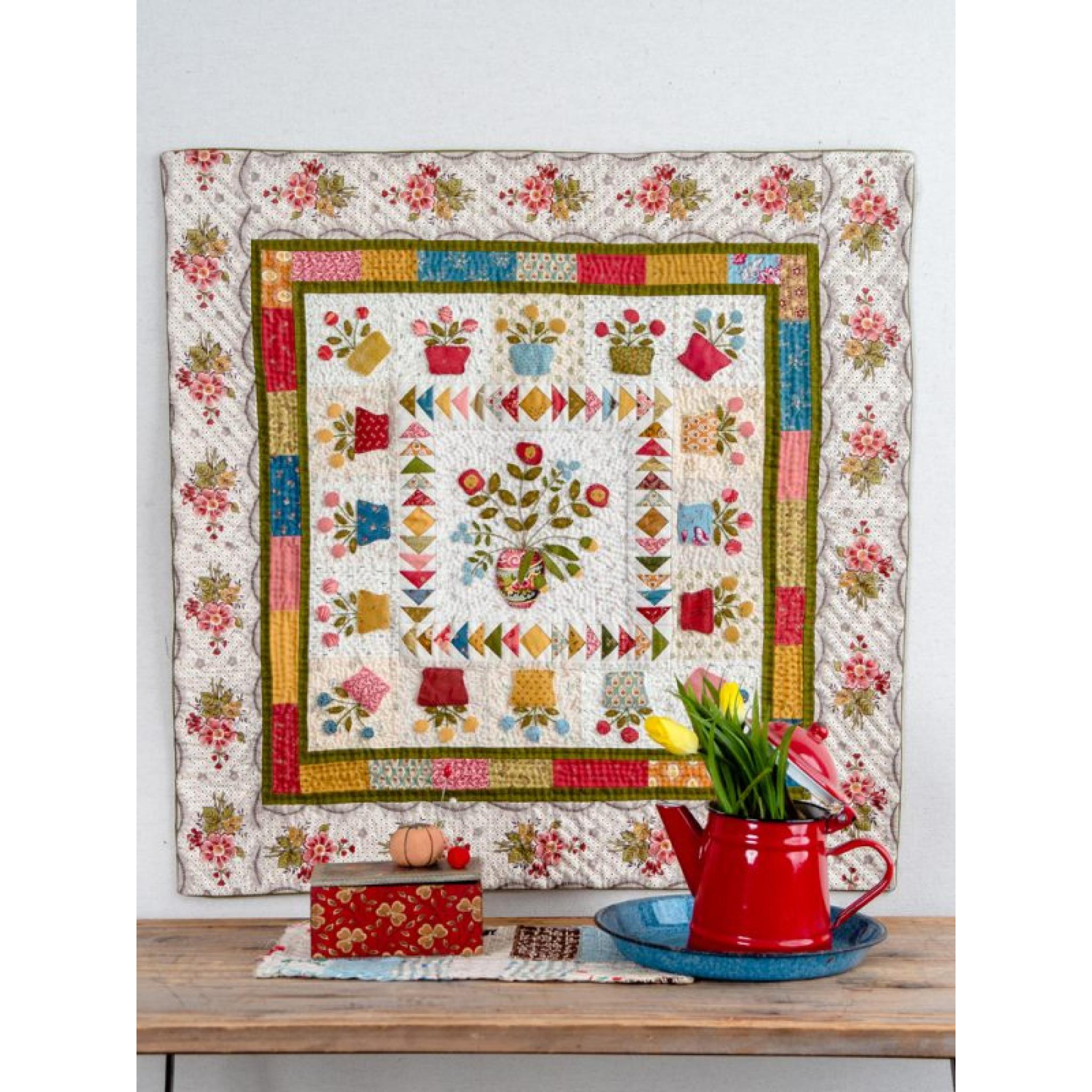 Quiltmania Magazine No 154 March 23 | The Running Chicken